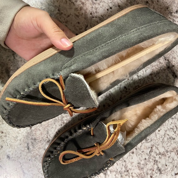 Minnie Tonka | Shoes | Minnie Tonka Sheep Skin Hard Sole Moc Grey ...